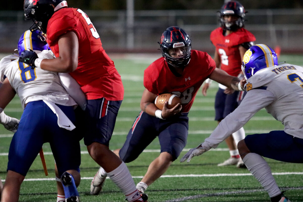 Valeti TD gets Springville football past Orem | News, Sports, Jobs ...